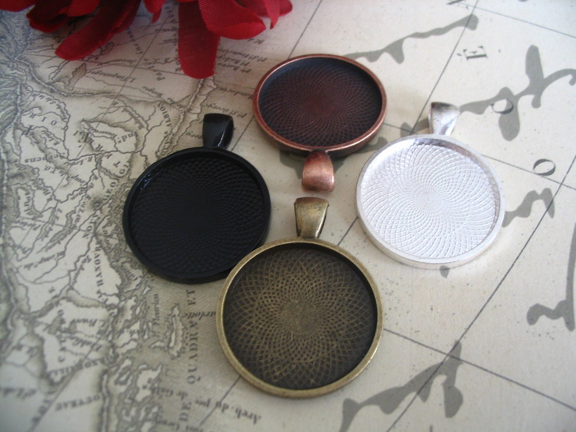 10pk... Circle Pendant Trays...with Glass Inserts ....size - Etsy