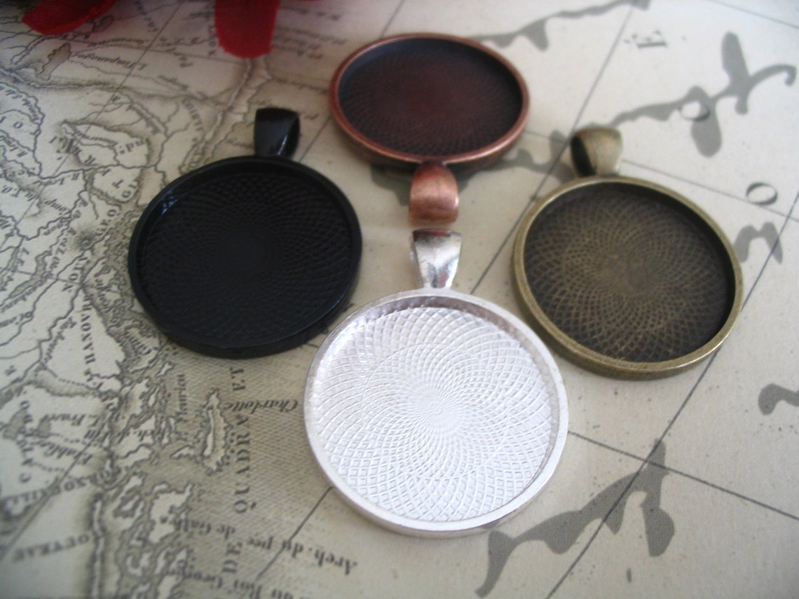 10pk... Circle Pendant Trays...with Glass Inserts ....size - Etsy