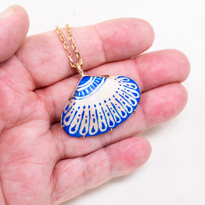 Sea Shell Pendant Necklace, Painted Sea Shells, Beach Necklaces ...