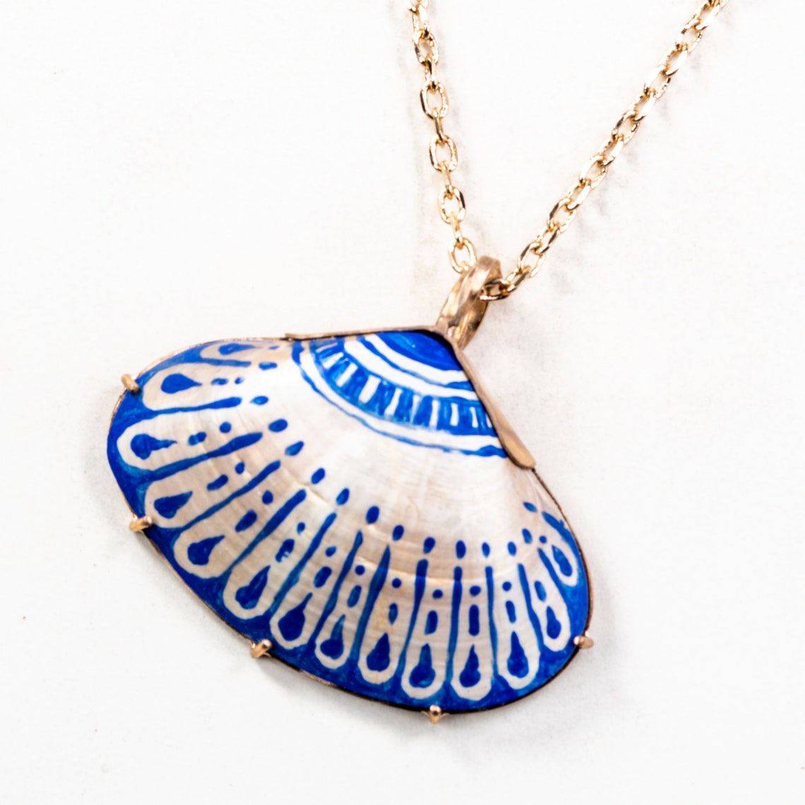 Sea Shell Pendant Necklace, Painted Sea Shells, Beach Necklaces ...