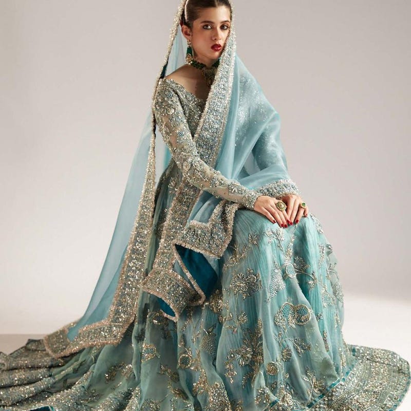 Mehndi Paisley - Etsy