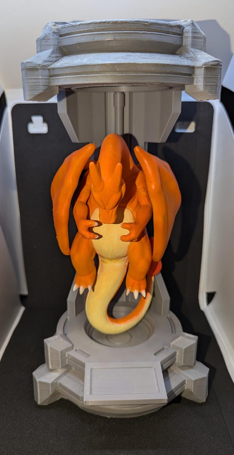 Charizard in Lab Capsule/ Pokémon Fanart Statue / Charizard Pokémon Fan ...
