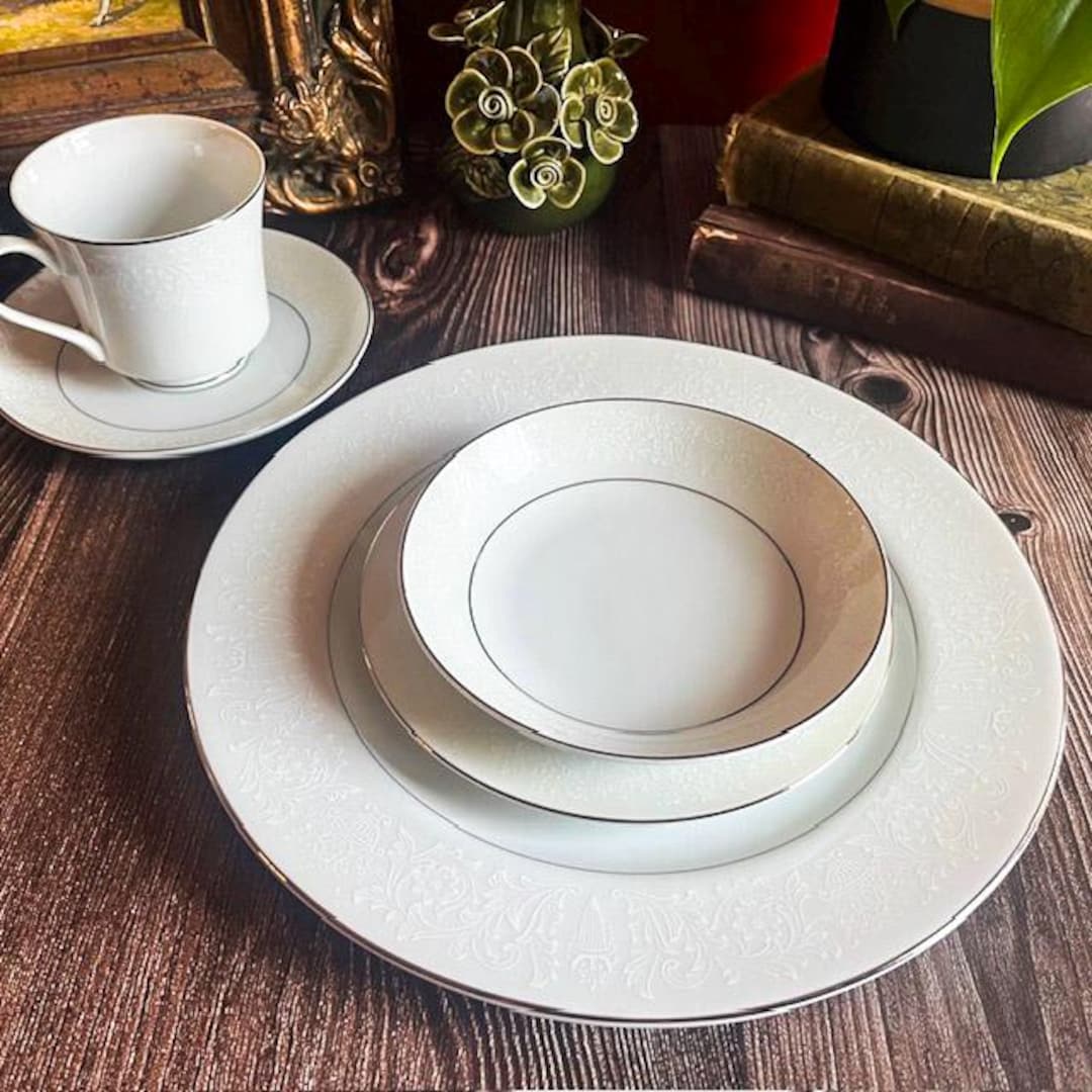 Crown Victoria Lovelace China - Etsy