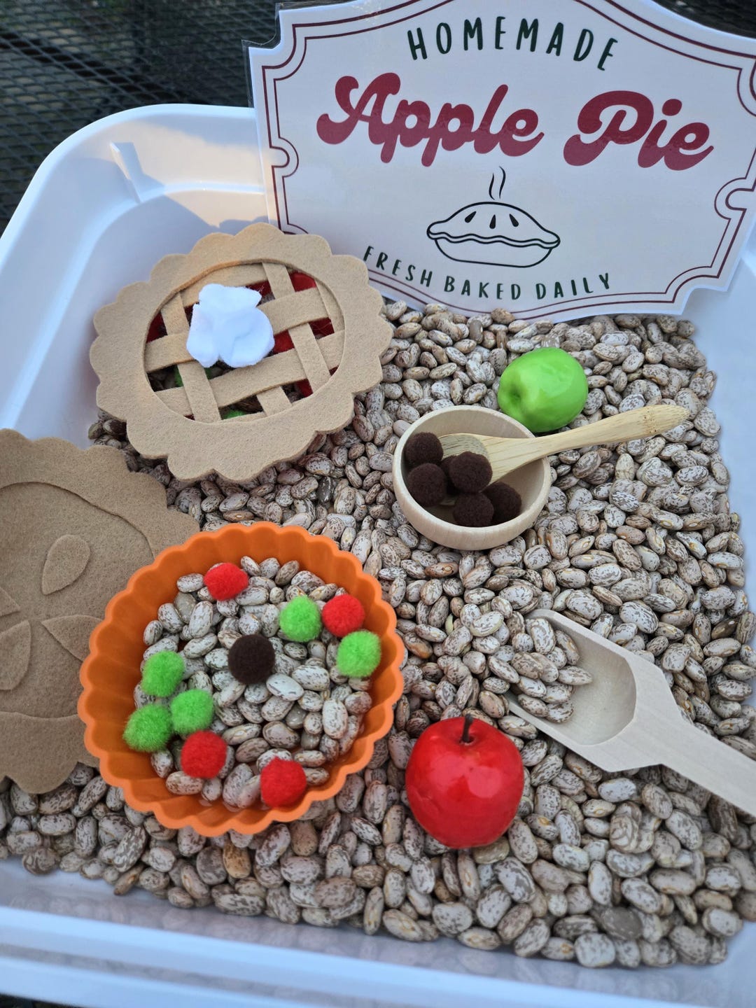 Apple Pie Sensory Bin Kit – Fall Pretend Play - Montessori - Sensory ...
