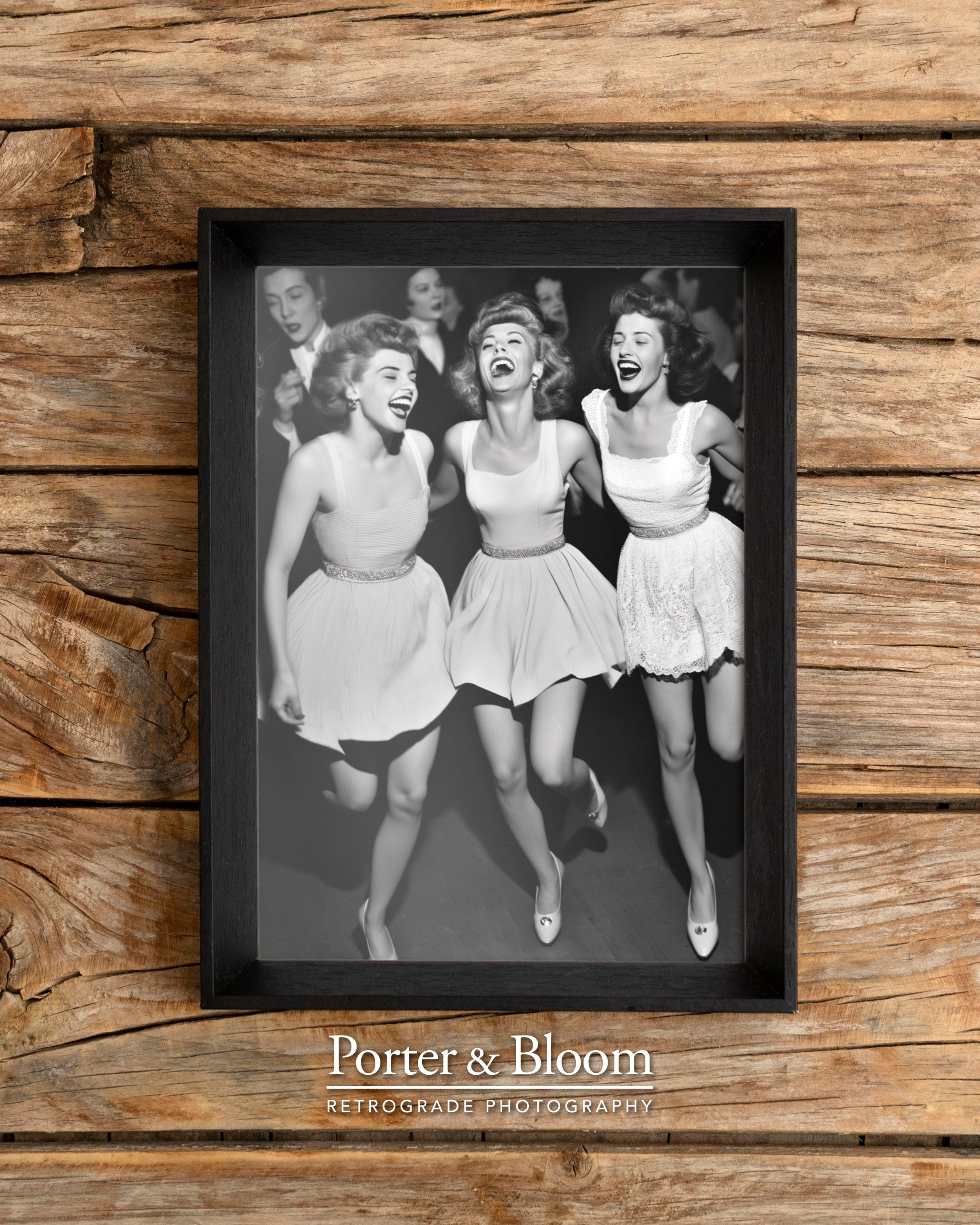 Women Dancing in Nightclub 1950s Wall Art, Retro Cocktail Poster, Black ...