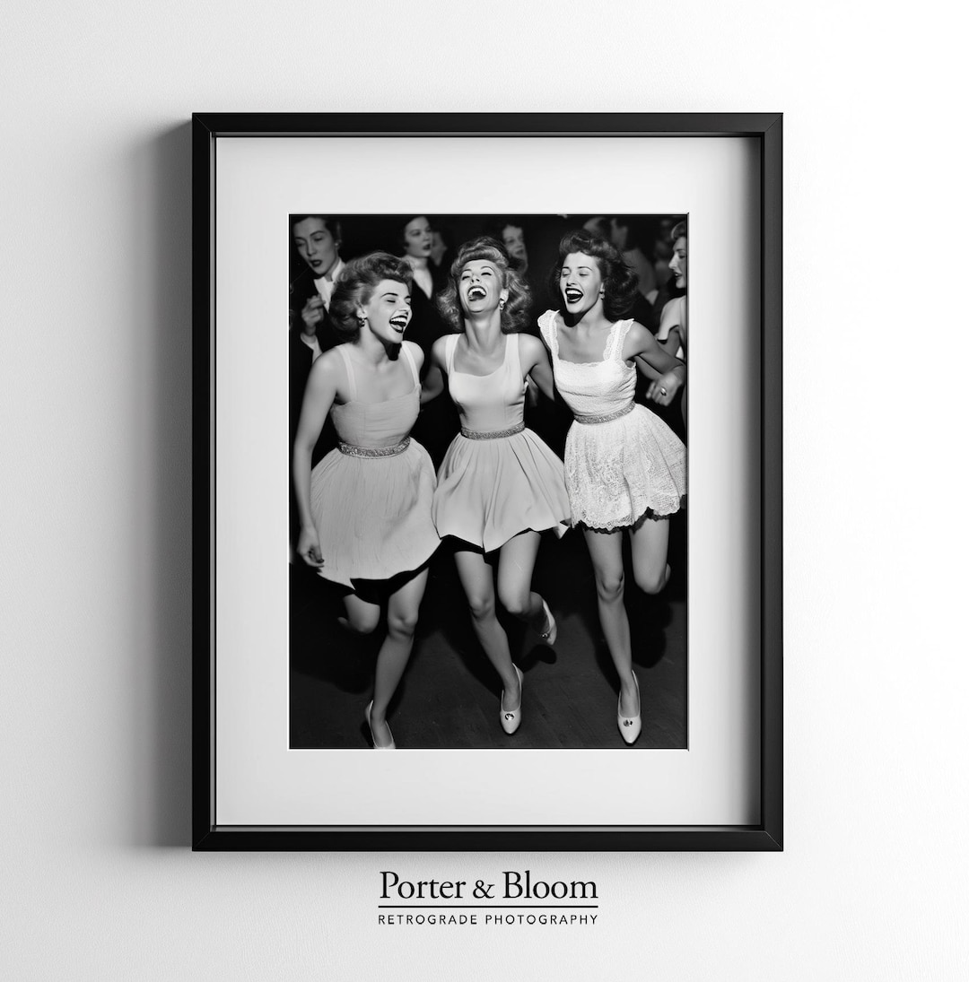 Women Dancing in Nightclub 1950s Wall Art, Retro Cocktail Poster, Black ...