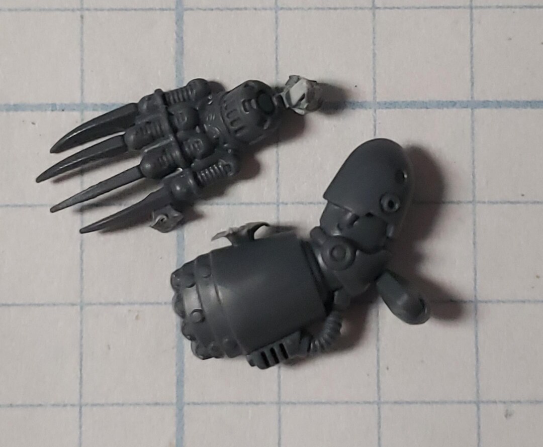 30K Space Marine Bits Legiones Astartes Melee Weapon Lightning Claw #36 ...