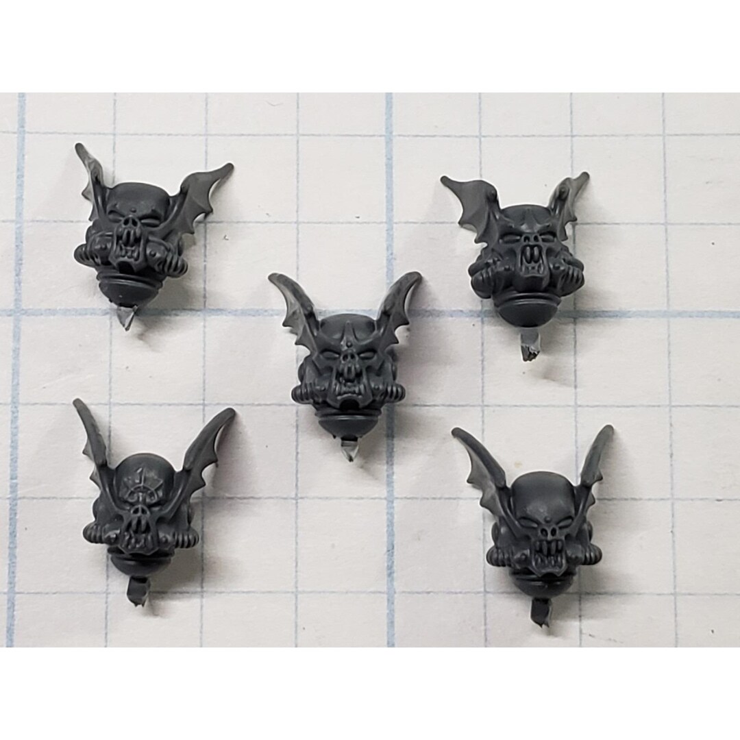 Warhammer 40k Night Lords Bits Nemesis Claws Kill Team Winged Helmet ...