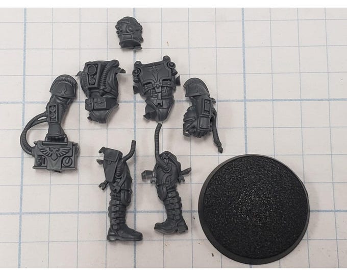 Warhammer 40k Imperial Knights Bits Questoris Canis Rex Sir Hekhtur on ...