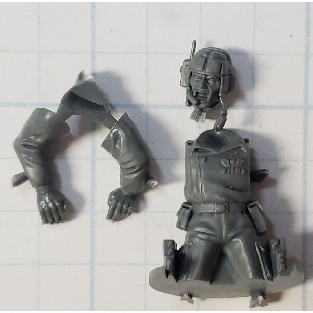 Warhammer 40k Astra Militarum Bits LRM Leman Russ Tank Commander Torso ...