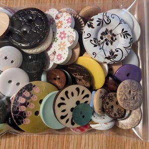Pack of Random Assorted Mixed Buttons All Shapes and Sizes- 50g - DNC ...