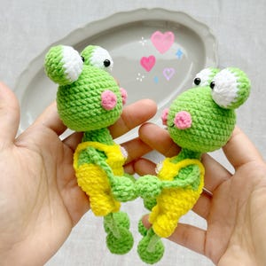 Green Frog With Dangling Legs Crochet Toy/frog Amigurumi/emotional ...