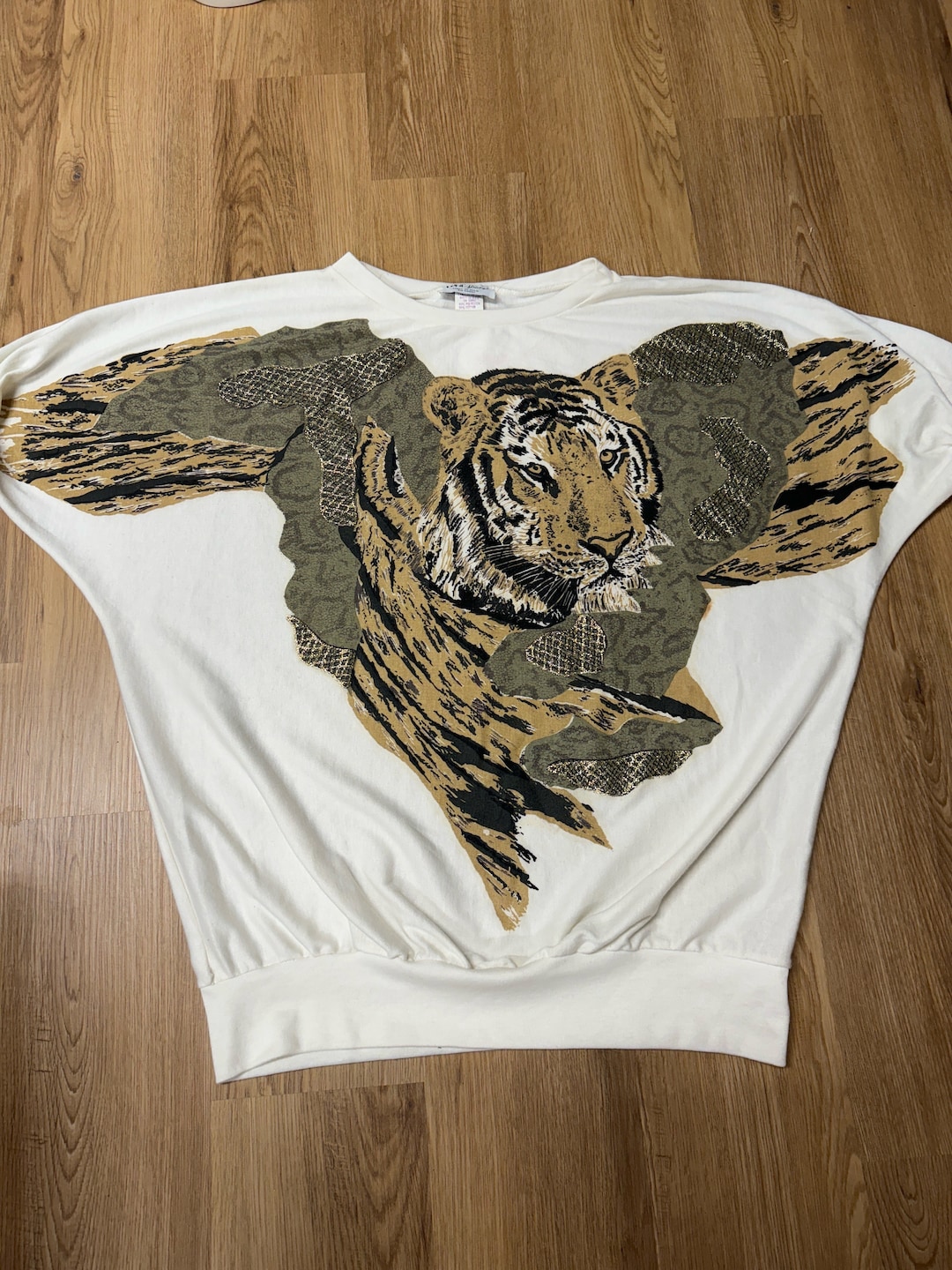 Vintage 80s Early 90s Big Cat Tiger Bat Wing Top With Glitter Detail - Etsy