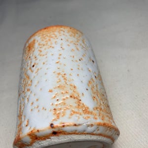 125ml - 20th Japanese Hayashi Ryoji Red Shino Ware Iron Painted Teacup ...