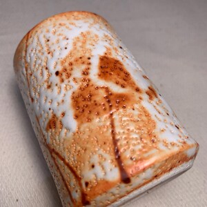 125ml - 20th Japanese Hayashi Ryoji Red Shino Ware Iron Painted Teacup ...