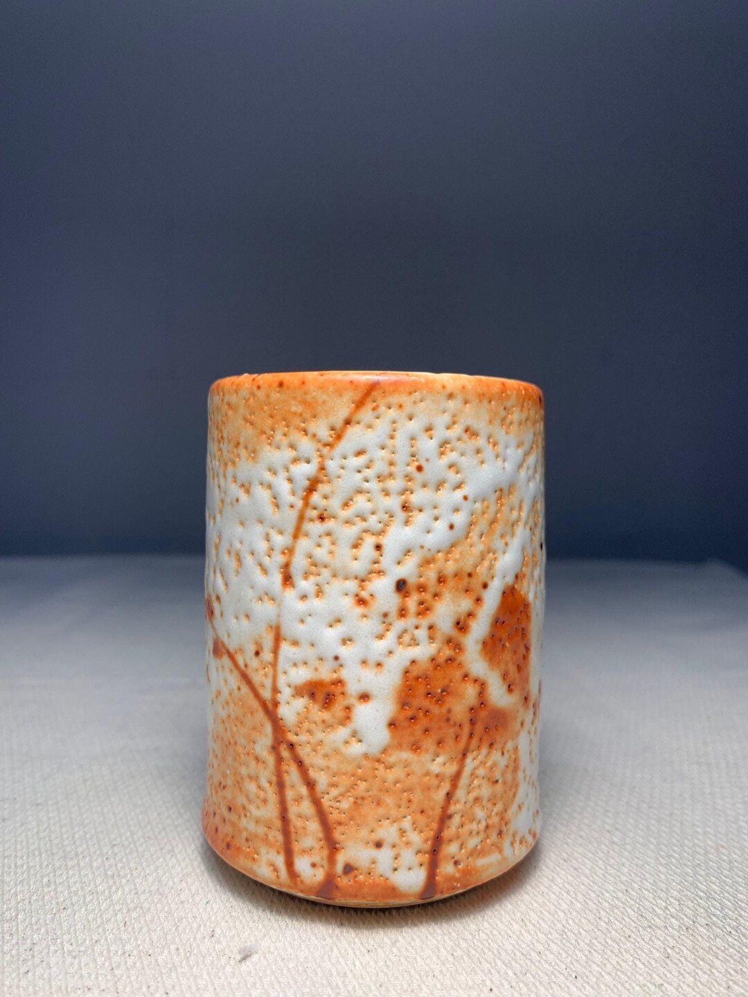 125ml - 20th Japanese Hayashi Ryoji Red Shino Ware Iron Painted Teacup ...