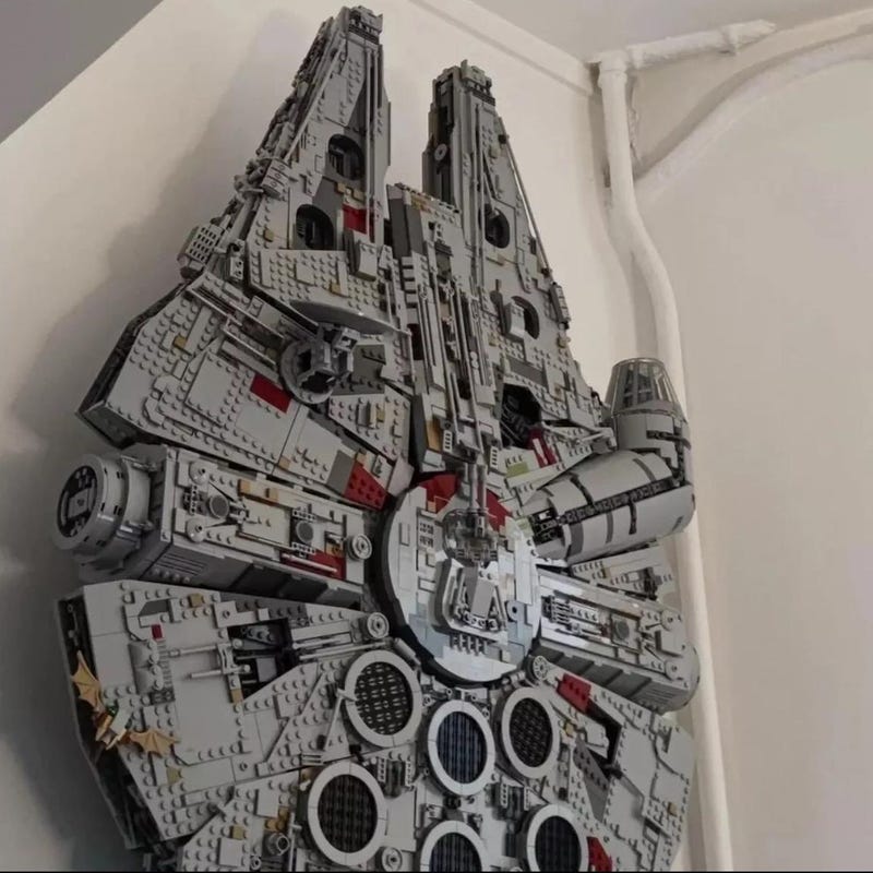 Millenium falcon stand - Etsy México