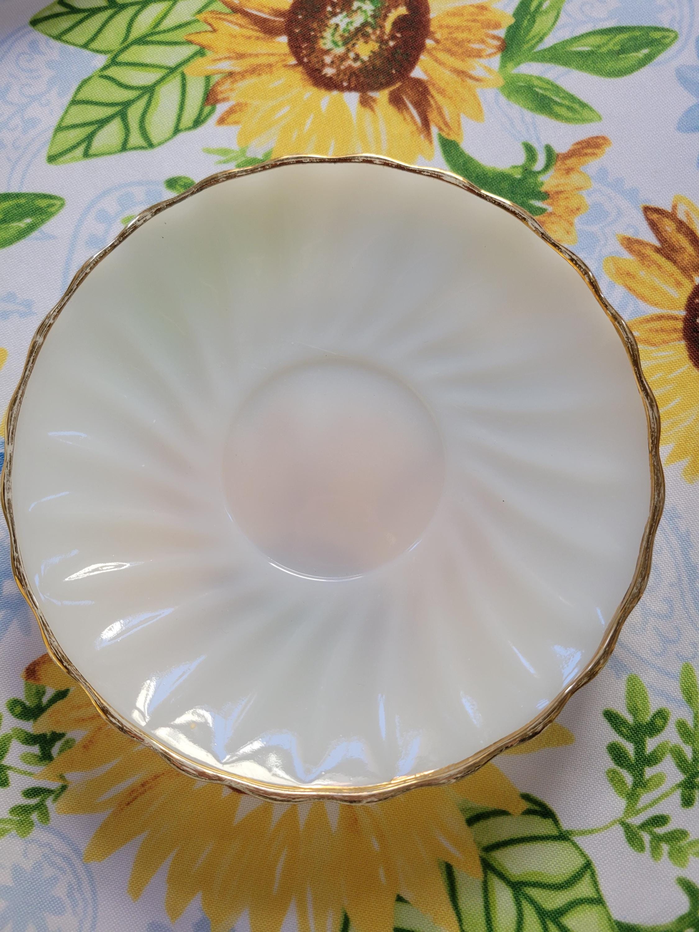Anchor Hocking Fire King SWIRL Coffee Tea Cup & Saucer Set of 4 Gold ...