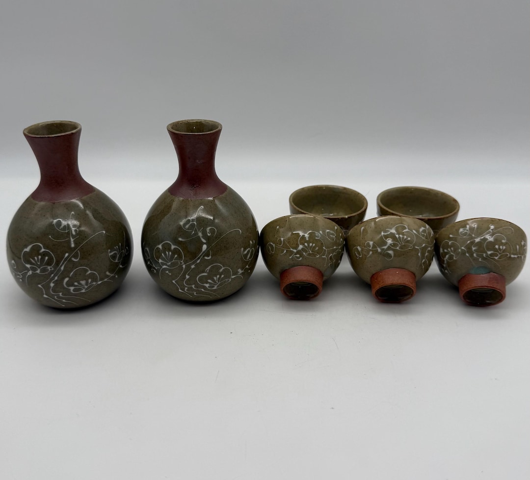 Japanese Hand Painted Sake Set With Two Carafes and Five Cups - Etsy