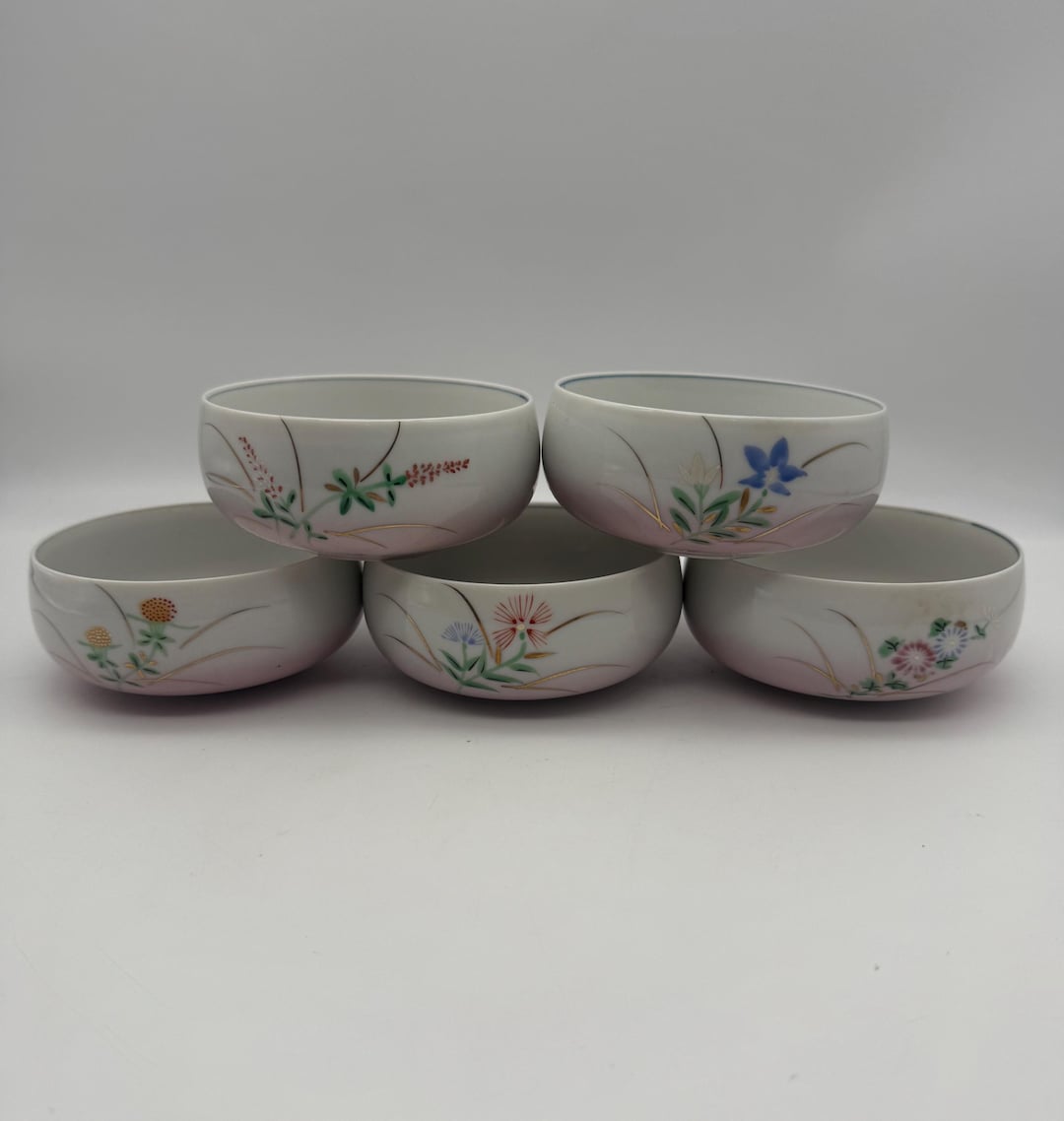 Japanese Traditional Five Bowl Set With Gold Trim and Varied Flower ...