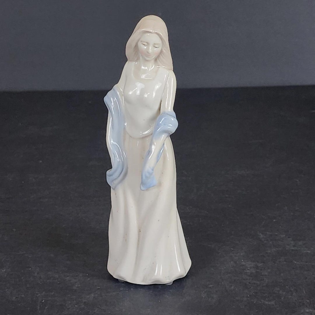 Vintage Lady Figurine Draping Shawl 7" Porcelain - Blue White Tan - Etsy