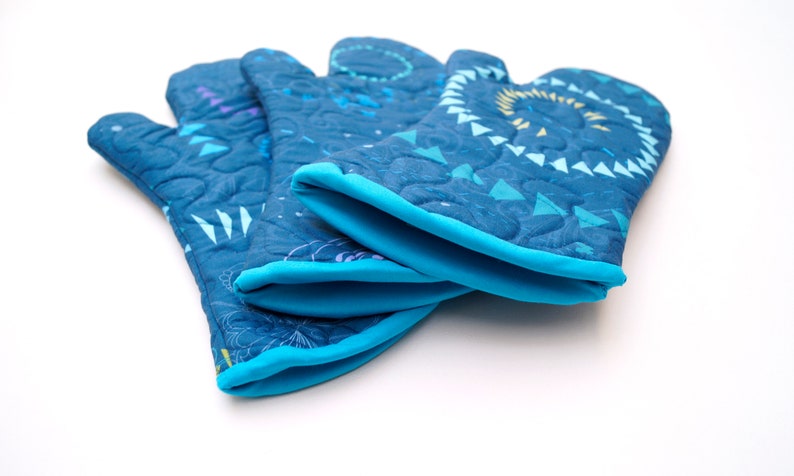 Quilted Oven Mitt with Modern Blue Fabric Kitchen Linen with | Etsy