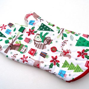 Christmas Fabric Oven Mitt With Nostalgic Print, Quilted Holiday Oven ...