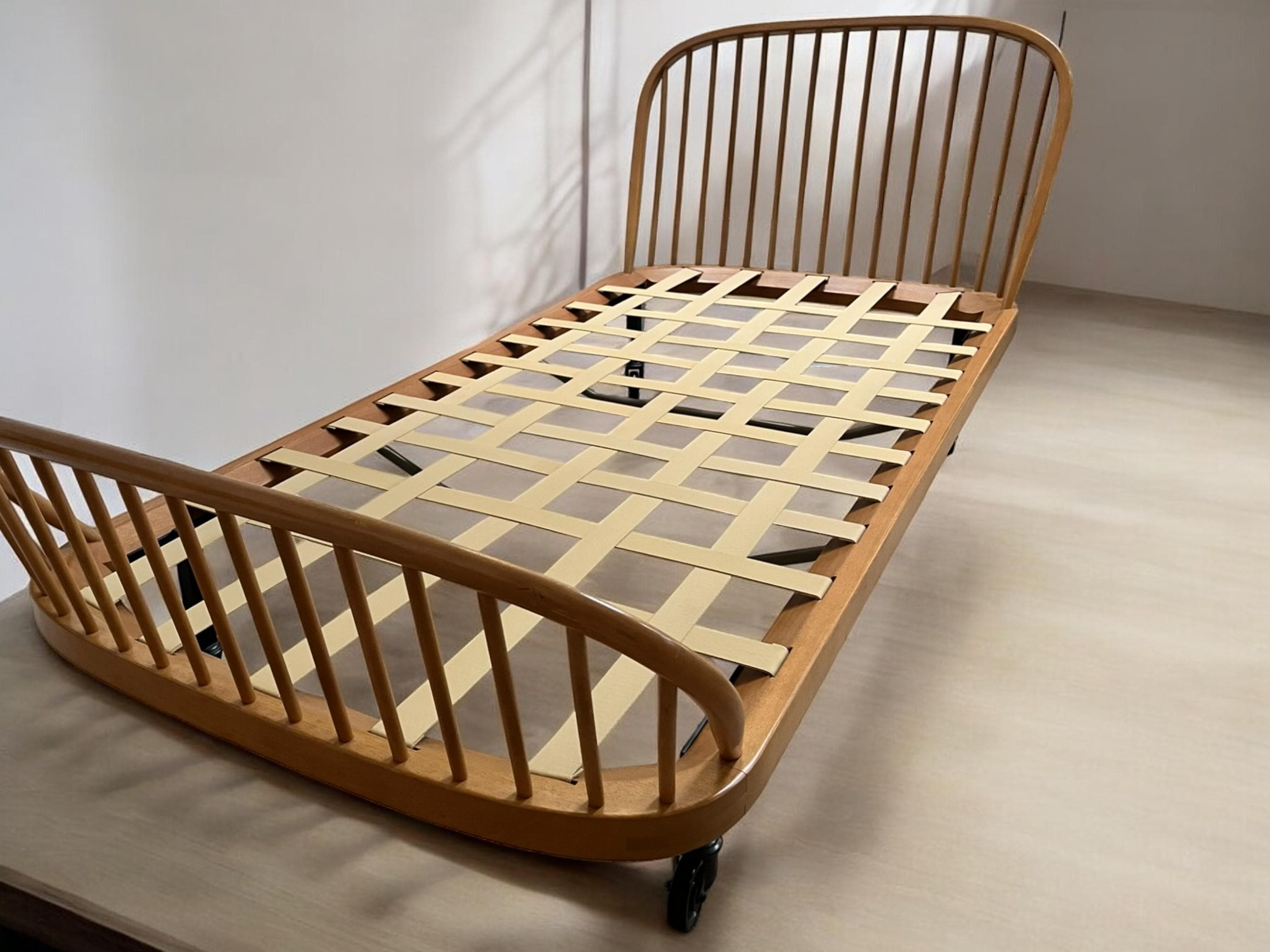 Ercol 1960s Blonde Windsor Single Bed on Castors PLEASE READ ...