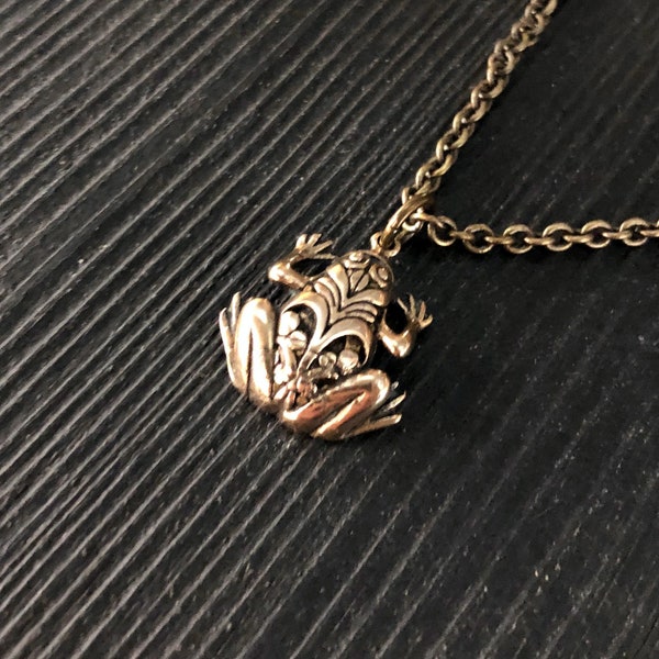 Tree Frog Pendant - Etsy