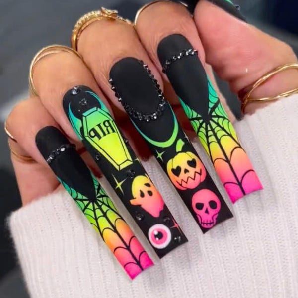 Ghost Bride Halloween Press on Nails, Spooky Halloween Nail Set, Ghost ...