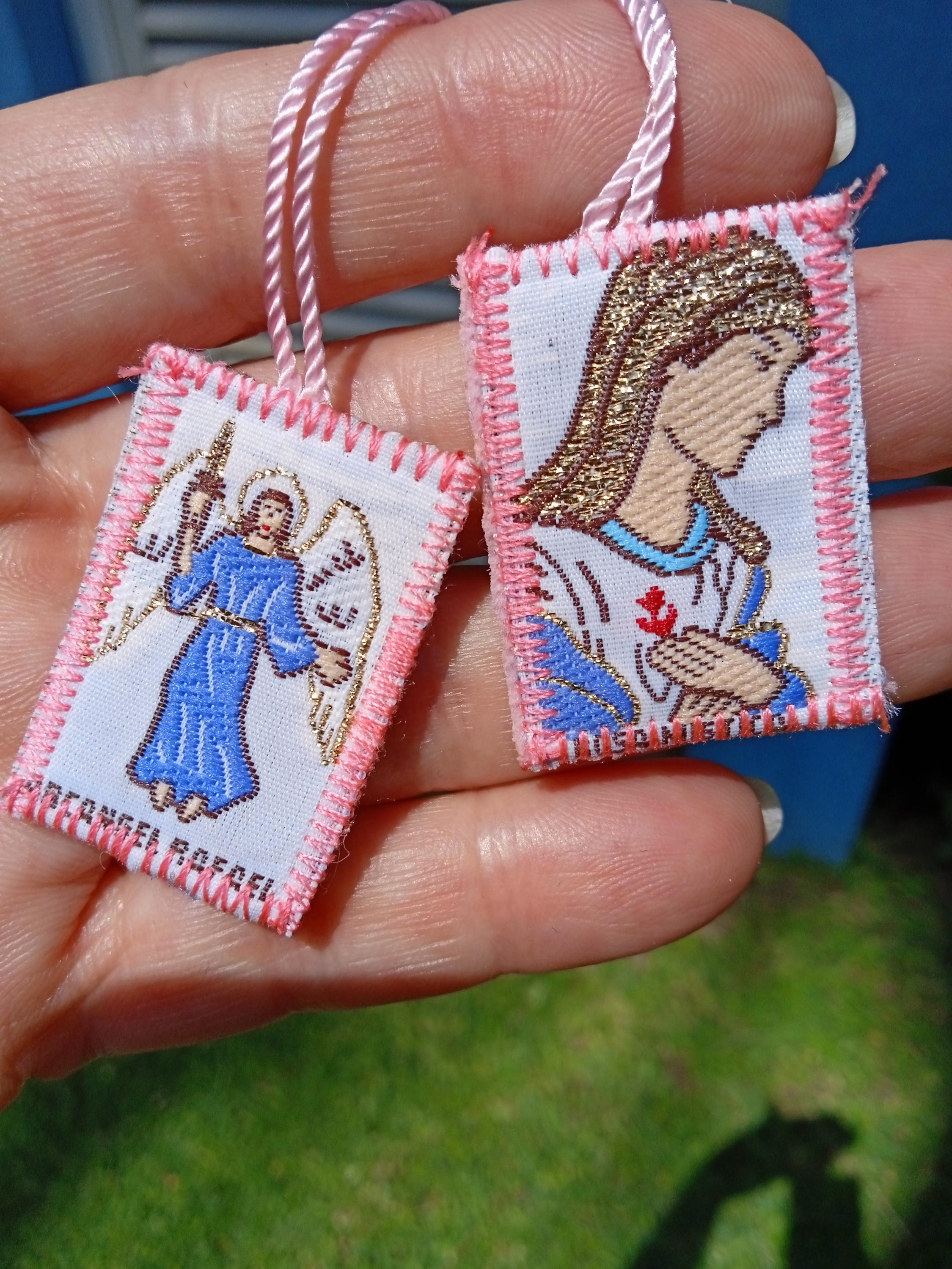 Mystic Rose Scapular: Arcangel Rafael, Pink Catholic Gift - Etsy
