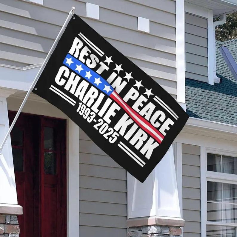 Bandera de la Casa de Charlie Kirk por la Libertad, Bandera de ...