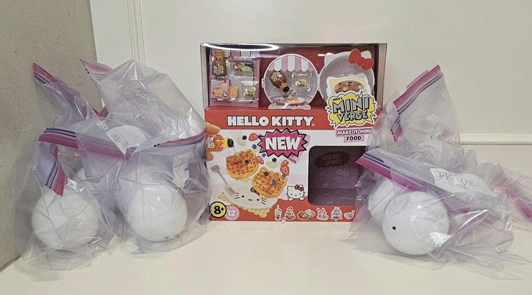 Hello Kitty Miniverse Full Set of 12 Plus Display Box HTF - Etsy