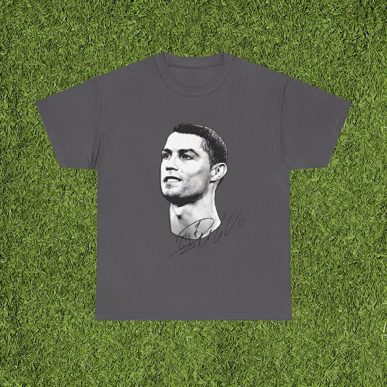 Cristiano Ronaldo CR7 Football Unisex T-shirt With Signature - Etsy