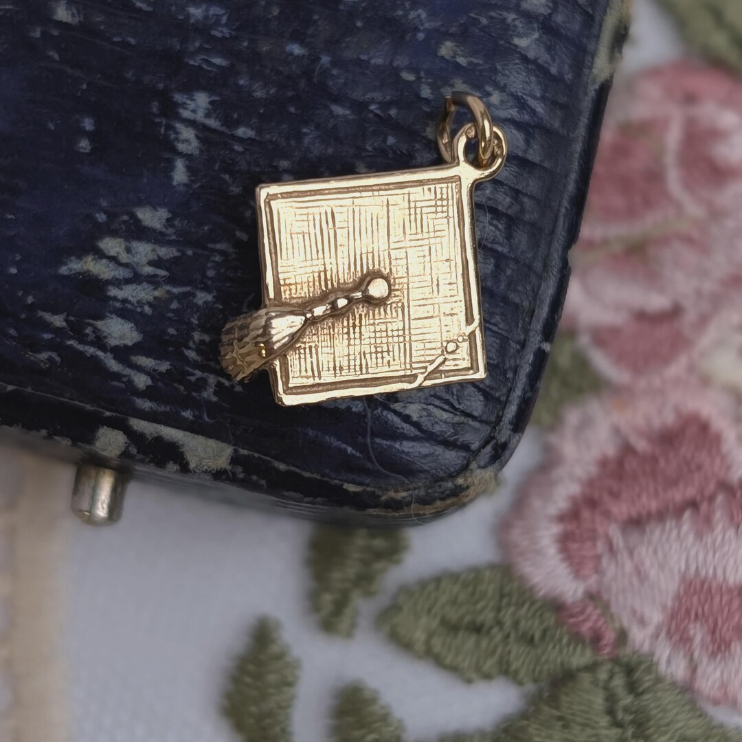 Vintage 9ct Gold Graduation Cap Charm Pendant - Etsy