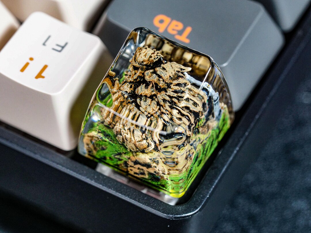 Godfrey 3D Legen.dary Elden Ring Talisman Keycap, Custom Artisan Keycap ...