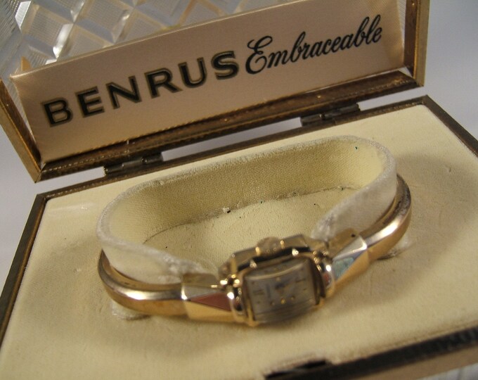 Ladies Wrist Watch Embraceable by Benrus in Original Box 1940s - Etsy