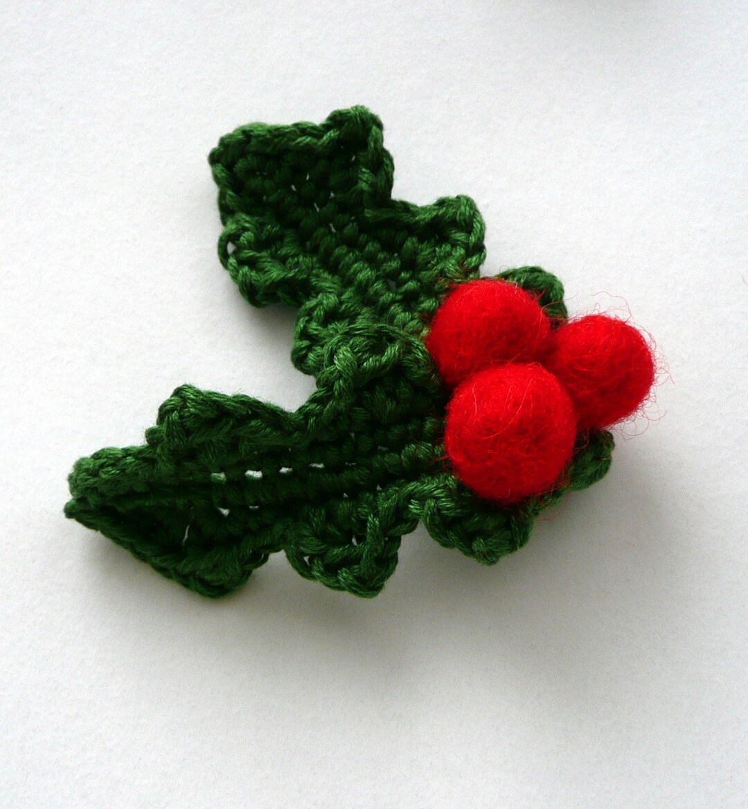 Christmas Crochet Holly Berry Brooch or Decoration: Felted Crochet ...