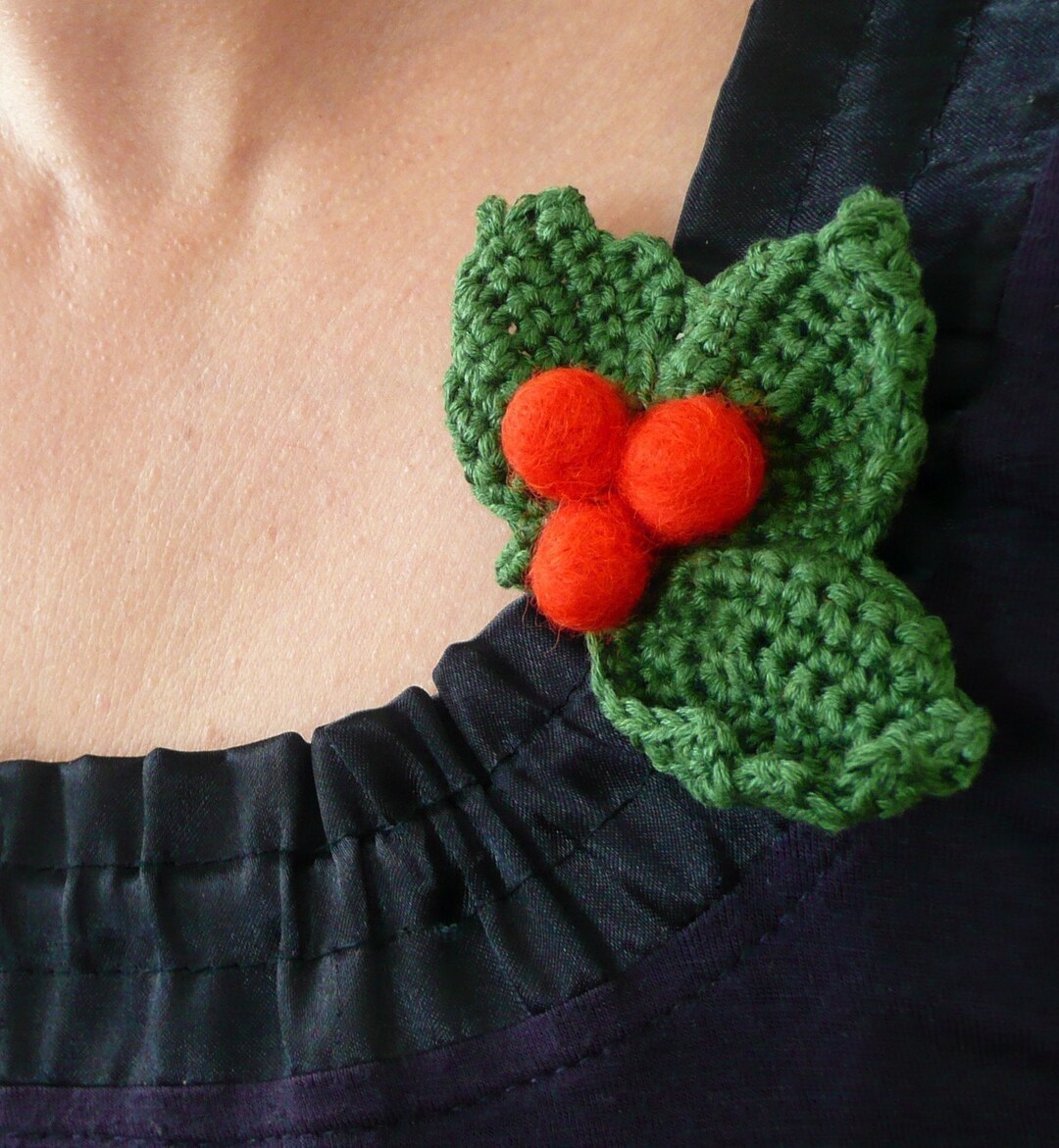 Crochet Christmas Holly Berry Brooch: Winter Thanksgiving Decoration ...