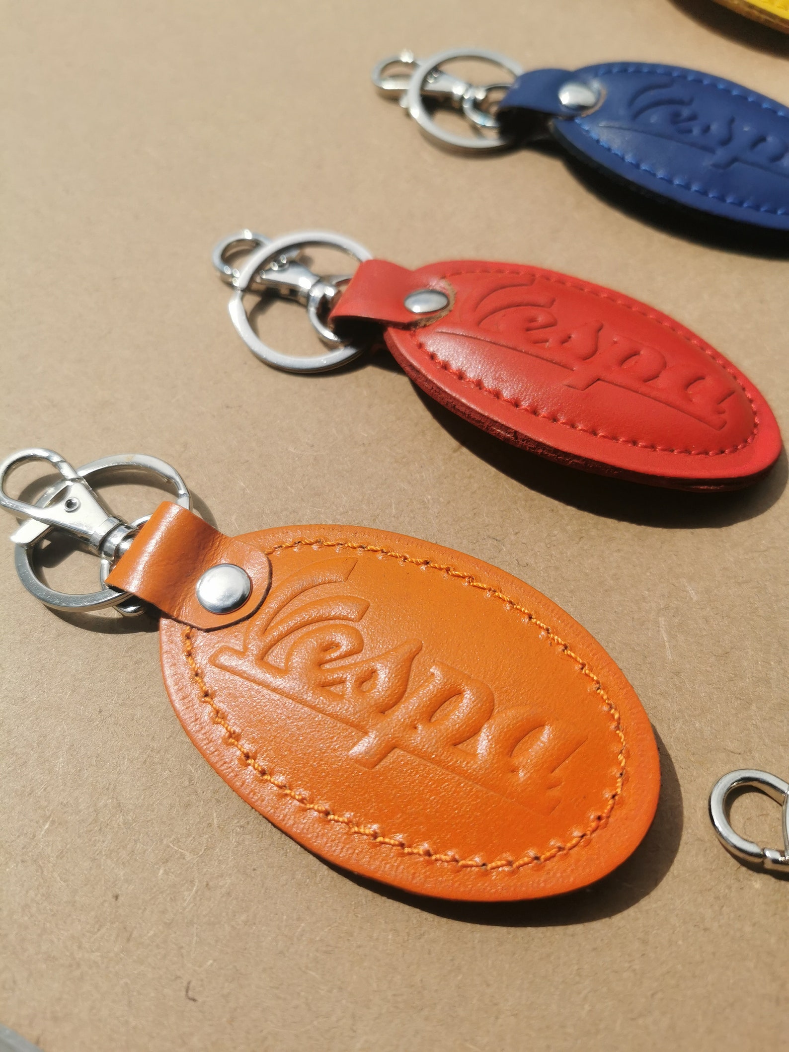 Handmade Vespa Italian Leather Key Chain Key Ring 10 Colours Piaggio PX ...