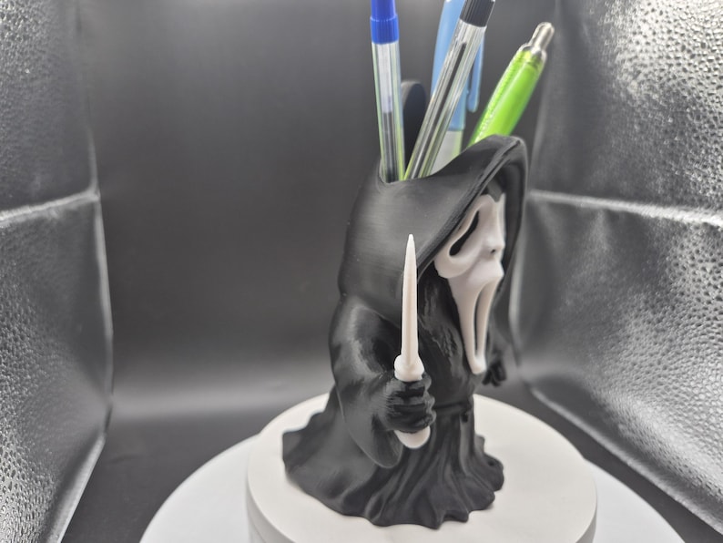 SCREAM Ghostface Inspired Horror Penpot, Desk Organizer, Desk Tidy ...