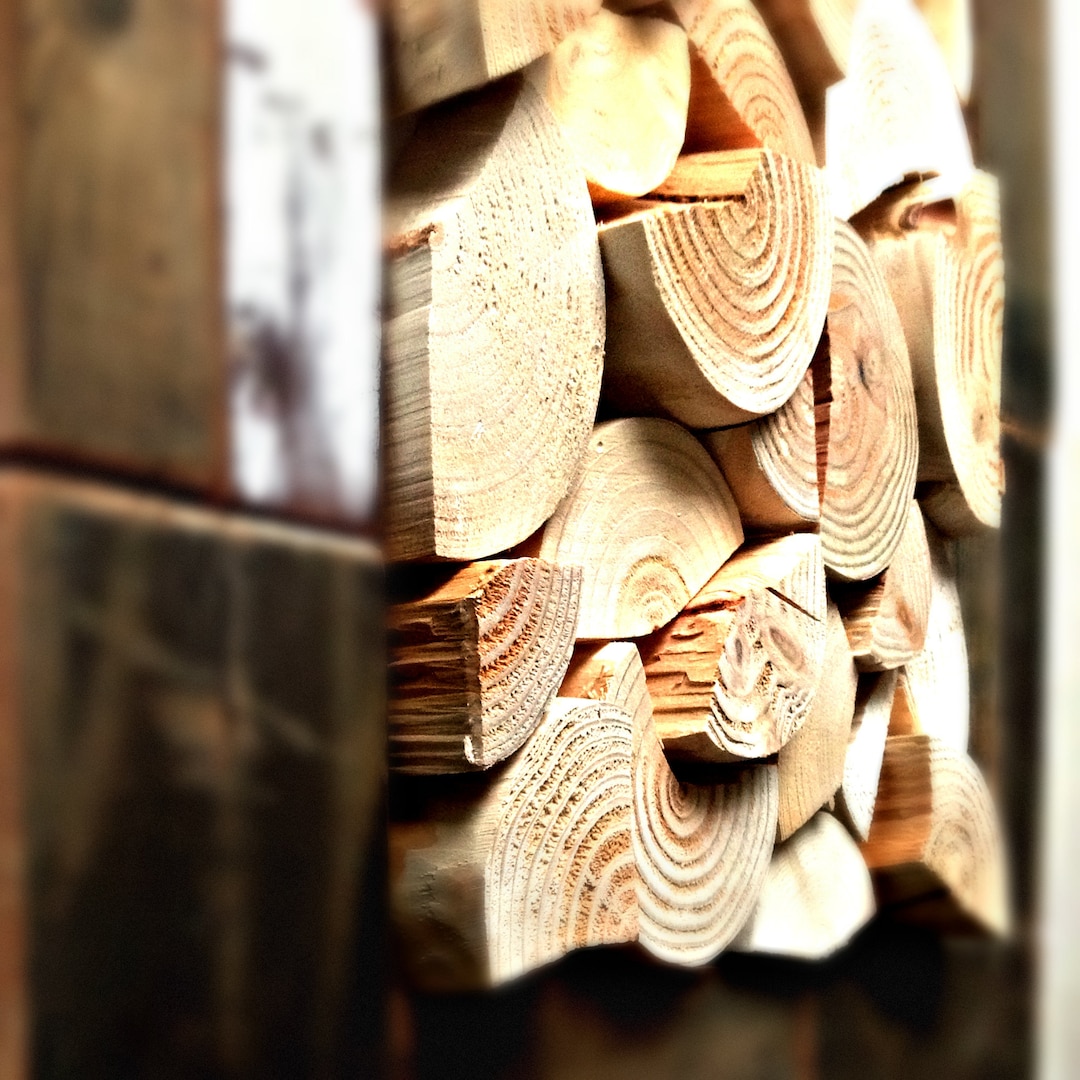 SPLIT STYLE Staggered Log Wall Tiles Create a Faux Log Stack Wood ...