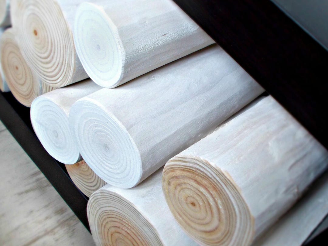 DECORATIVE LOGS Scandi Style: Winter White Logs to Stack in a Media ...