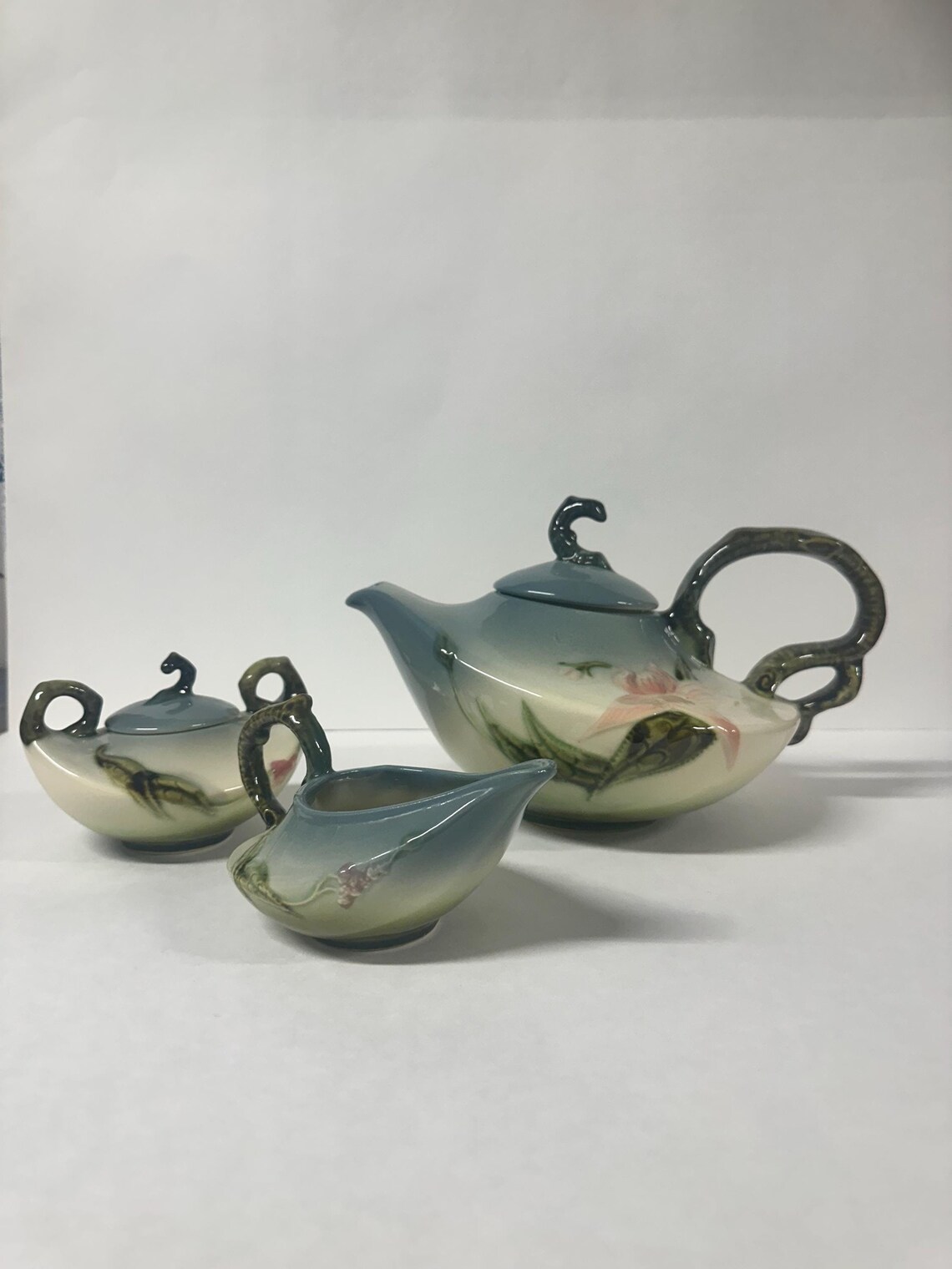 Vintage 1950's Hull Pottery Pink Daffodil Teapot, Sugar Bowl, and ...
