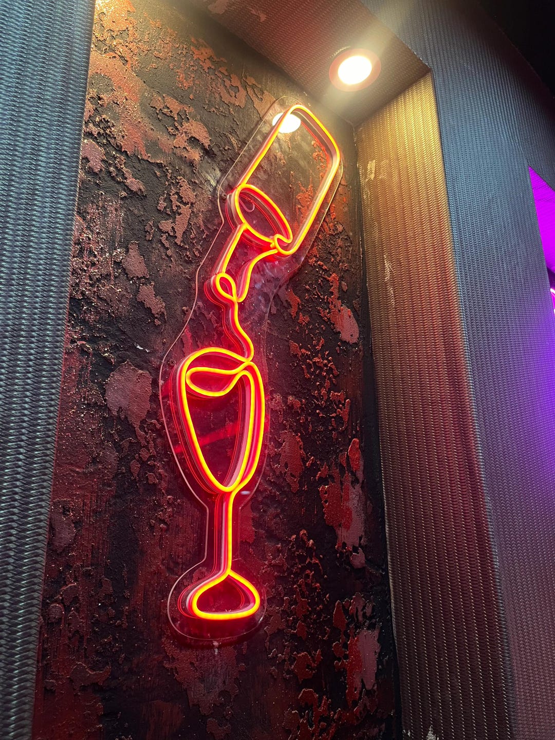 Glass Filling Silhouette Bar Neon Sign, Light up Restaurant Sign ...