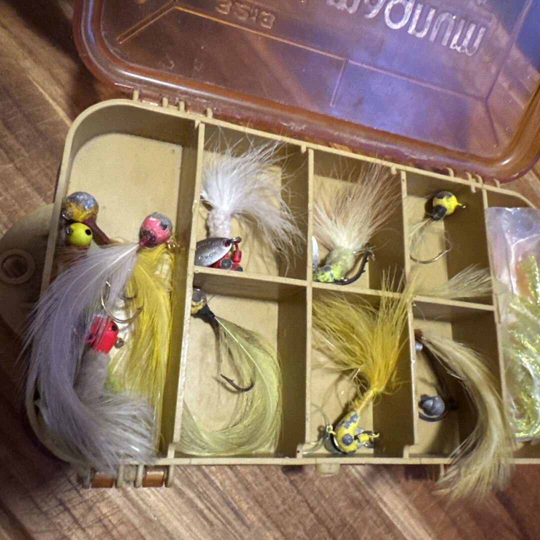 Vintage Fly Fishing Flies & Jigs Set – Feathered Lures Tackle Box - Etsy