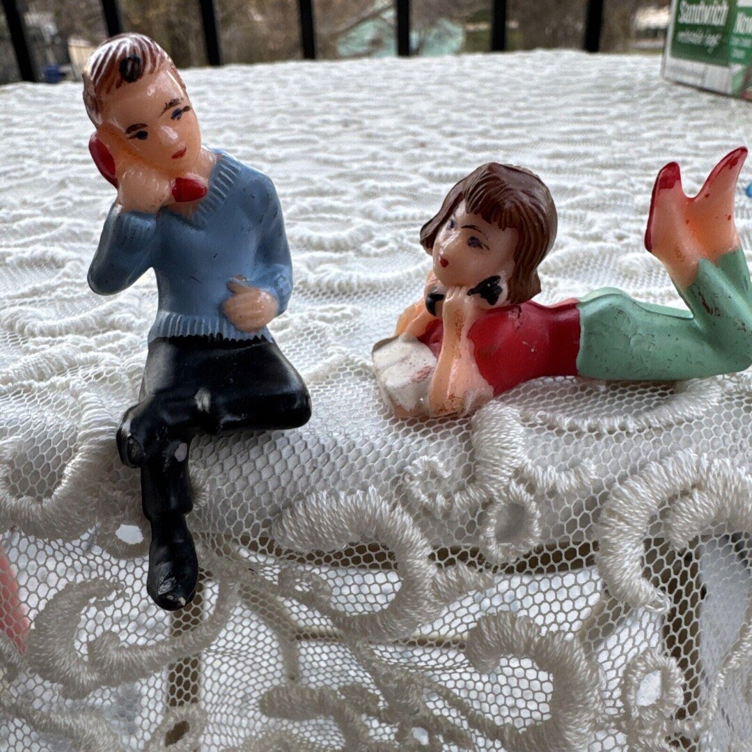 Mid Century Boy & Girl Figures Talking on the Phone Cake Toppers Hong ...