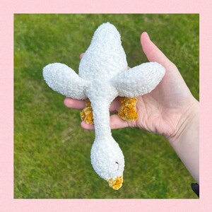 Crochet Long Neck Goose Plushie (MADE TO ORDER) - Etsy