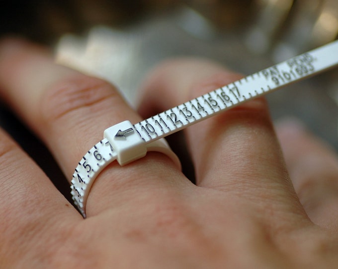 Adjustable, Reusable Plastic Ring Sizer - Etsy