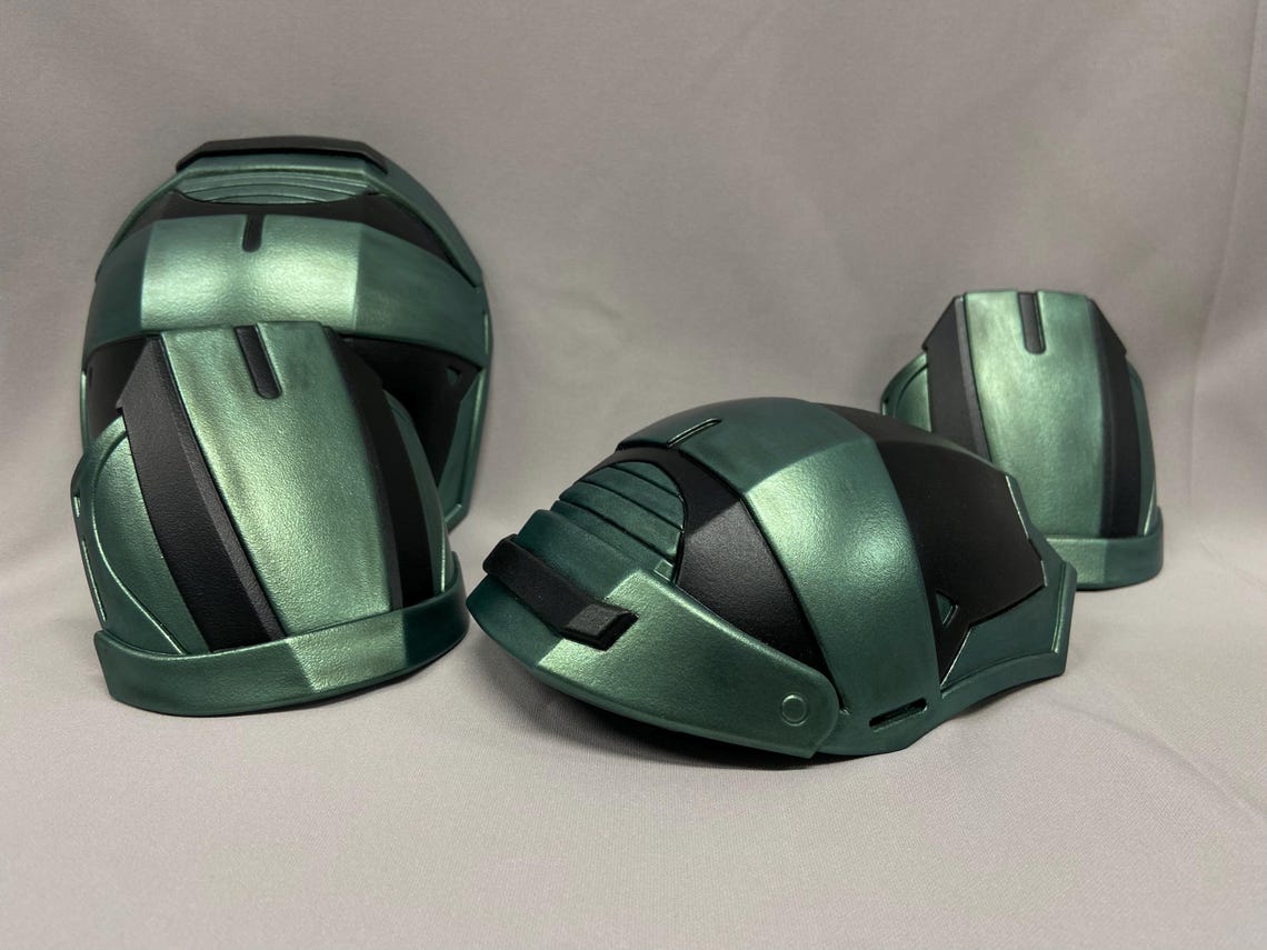 Urethane Deluxe Crusader Shoulder Armor - Etsy